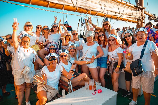 Lisbon Boat Party / Amazing Sunset Sailing Tour - Navigating the Dock and Post-Tour Club Entry