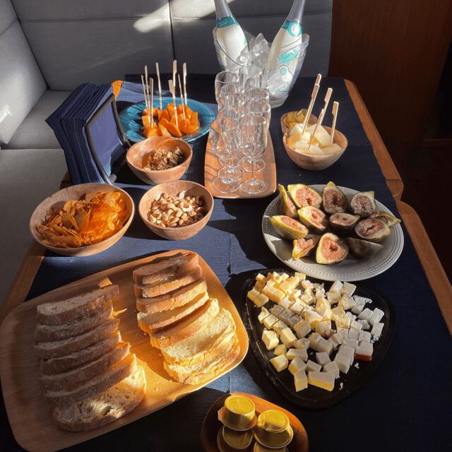 Lisbon: Boat Tour Cruise Vintage or Lux Sailboat w/ Drinks - Key Points