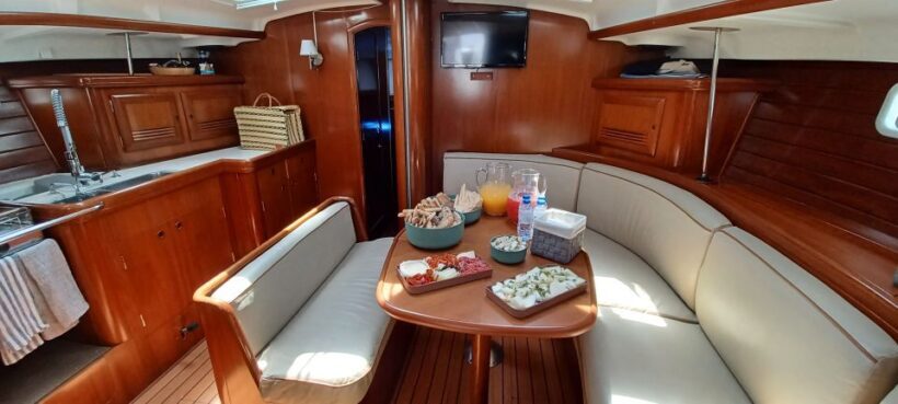 Lisbon: Boat Tour - the most Comfortable Sailboat - Starting Point and Navigation