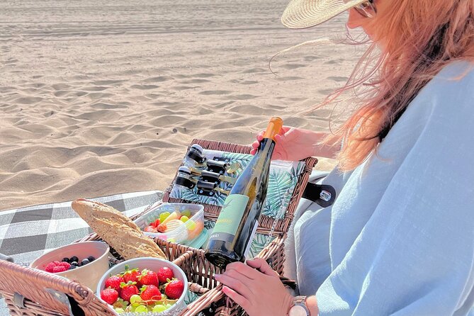 Lisbon Brunch Beach Picnic with Beach Set-up and Transfers - What the Reviews Say