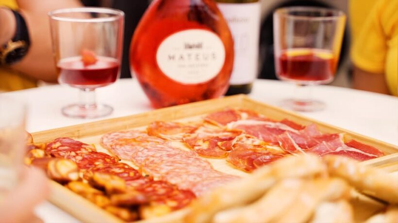 LISBON BY NIGHT in a Vintage Jeep with FOOD & DRINK Tastings - Who Should Consider This Tour?