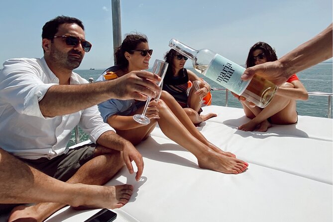 Lisbon: Catamaran Luxury Sunset and Wine Tour - Meeting and Pickup