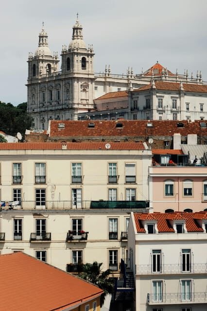 Lisbon: City, Belém, and Cristo Rei Guided Tour - Climbing to the Views from Cristo Rei