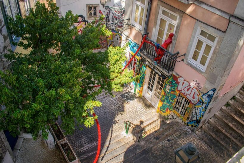 Lisbon: City Highlights Tour with Food Tastings - Exploring Alfama’s Charm & Lisbon Cathedral