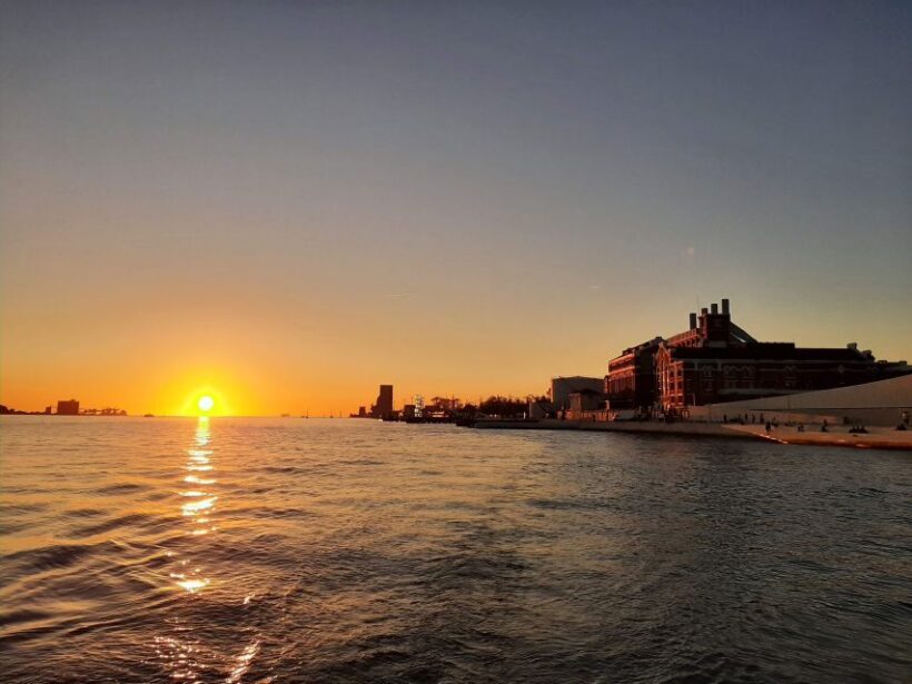 Lisbon: City Skyline Sailboat Cruise with Drink and Snacks - Key Points