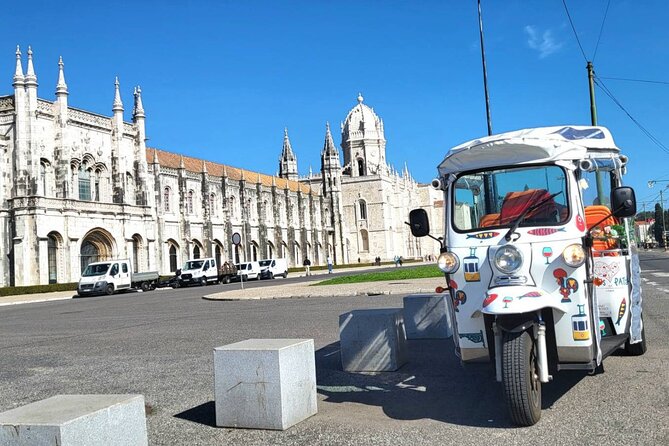 Lisbon Complete Tour! Eco TukTuk Private Guided - Meeting and Pickup
