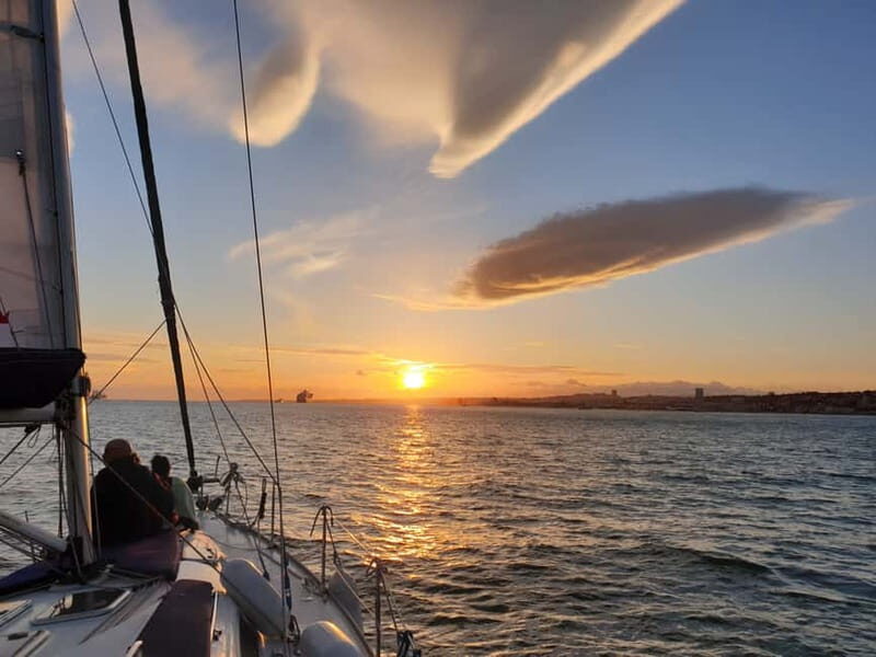 Lisbon: Daytime or Sunset Boat Cruise with History and Wine - What to Expect During the Tour