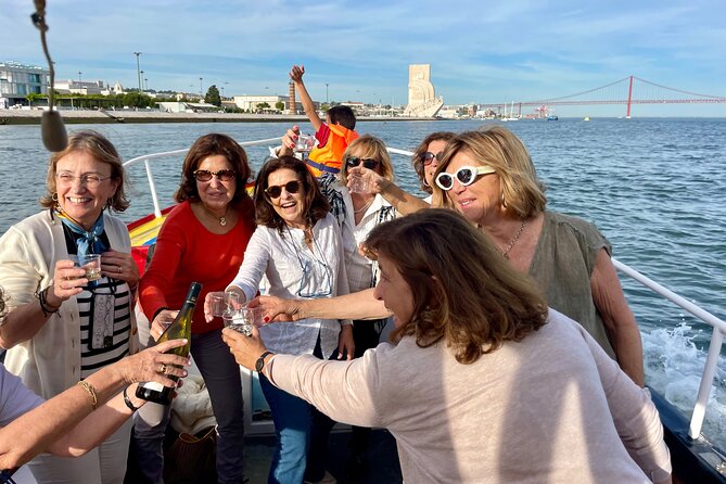 Lisbon Daytime & Sunset Tradicional Boat Tour Sightseeing Cruise - Reasons to Book the Tour