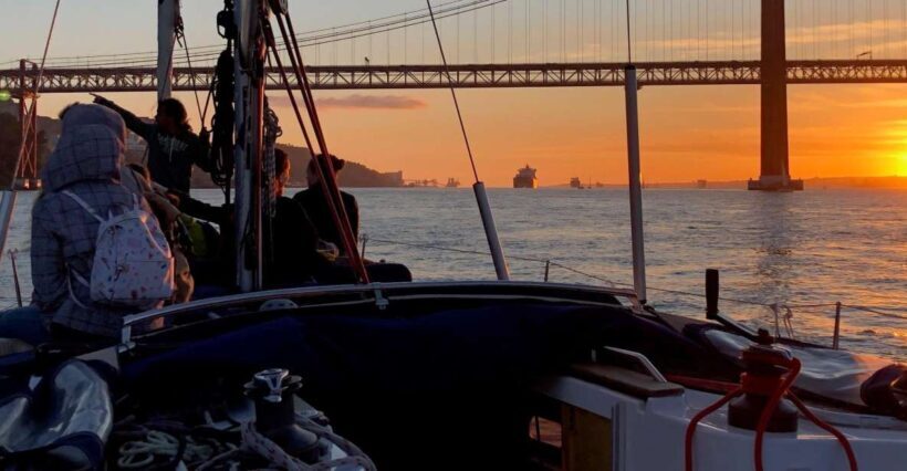 Lisbon: Enjoy a Sunset or Night Tagus River Sailboat Cruise - FAQ