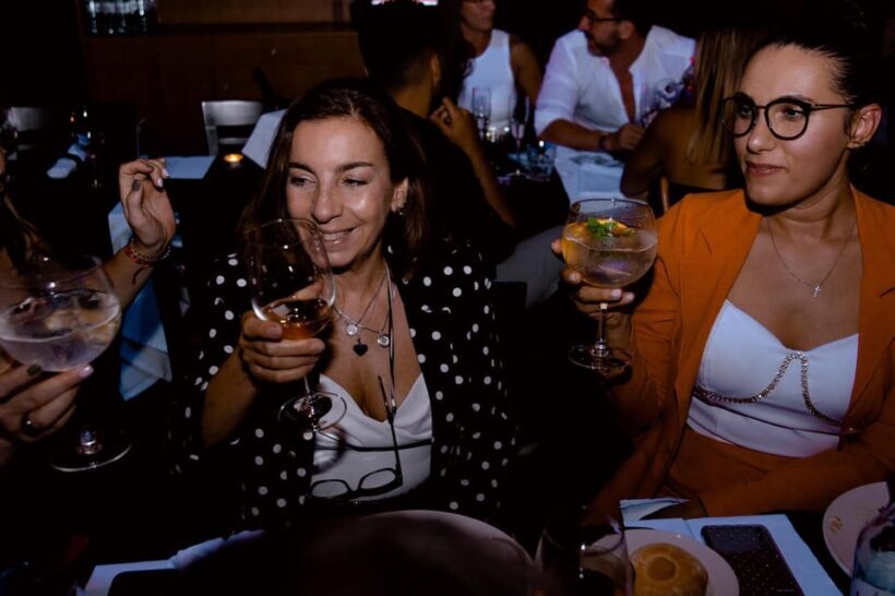 Lisbon: Erotic Cabaret Show and Dinner - The Ambiance and Atmosphere