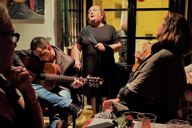 Lisbon Fado Experience: Walking Tour, Dinner and Live Music Show - Meeting Point and Pickup Information