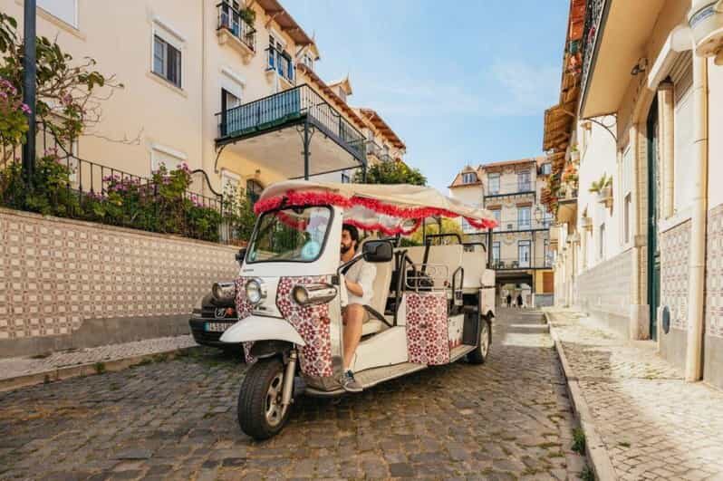 Lisbon: Food and Wine Tasting 4-Hours Tuk Tuk Tour - The Food and Wine Experience at "Wine Hunters Tavern"