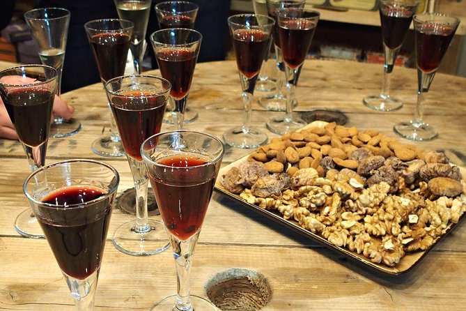 Lisbon Food & Local Drinks Evening Tour by Food Lover Tour - Reviews & Feedback