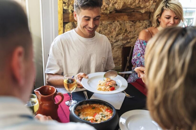 Lisbon: Food Tour with Local Tastings and Drinks - The Experience in Detail