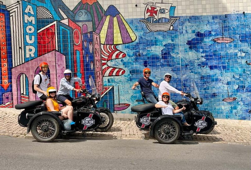 Lisbon : Historic Motorcycle Side-car Tour 1H - The Sum Up