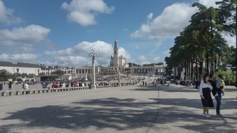 Lisbon: Holy Miracle Church Santarem & Fatima Private Tour - Authentic and Respectful Experience