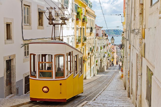 Lisbon in One Day Historic Small-Group Tour - Meeting and Pickup Options