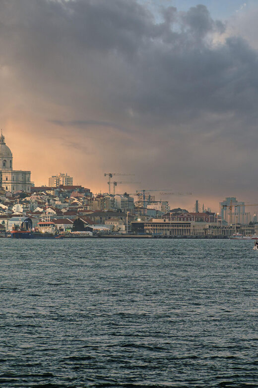 Lisbon: Lost Places & Streetart-Tour for Photographer - FAQ