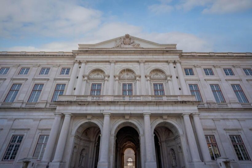 Lisbon: National Palace of Ajuda E-Ticket & City Audio Guide - What Is the Tour About?