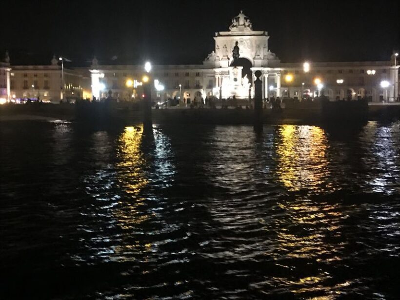 Lisbon: New Year's Eve Fireworks Sail Boat Tour - A Closer Look at the Experience