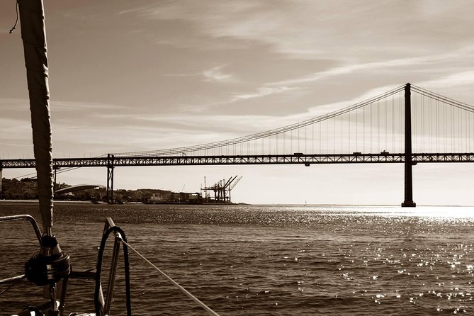 Lisbon New Years Eve Sailing Tour - Key Points