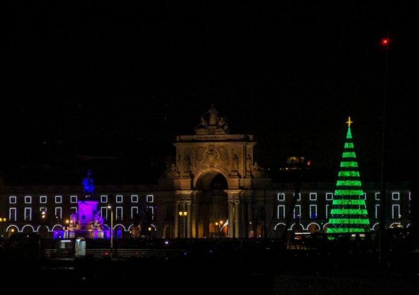 Lisbon: New Year's Eve with Live Dj Fireworks and Open Bar - FAQ