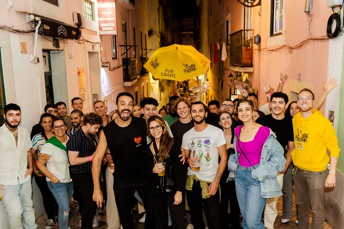 Lisbon Night Pubcrawl: 1h Open Bar, Shots and VIP Club Entry - The Bottom Line