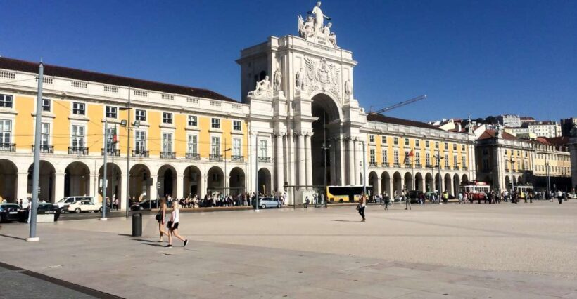 Lisbon: Old Quarter Highlights Tour - Key Points