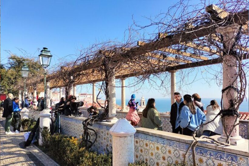 Lisbon: Old Town Tuk-Tuk Tour - Key Points