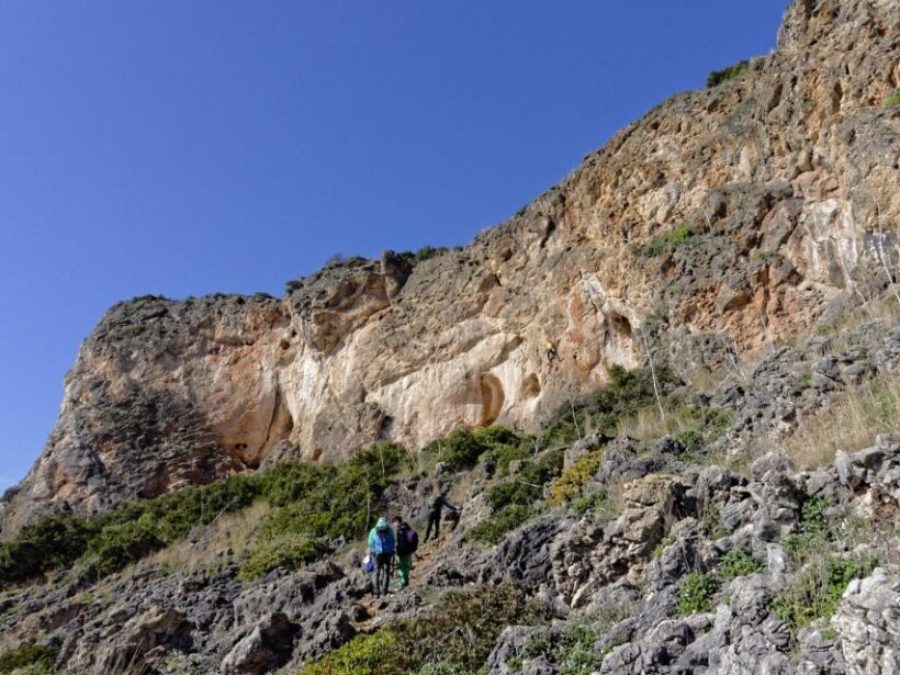 Lisbon or Sesimbra: Guided Rock Climbing Tour in Arrábida - The Experience for Different Skill Levels