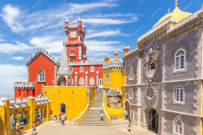 Lisbon: Pena Palace, Sintra Center, Cascais Private Tour - Discovering Cascais