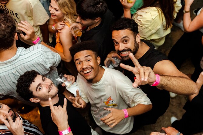 Lisbon Pink Street Pubcrawl: 1h Open Bar, Shots,VIP Club Entry - Participant Guidelines and Dress Code