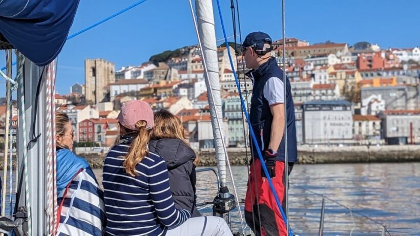 Lisbon: Private Boutique Boat Tour  Sail in Style - FAQ