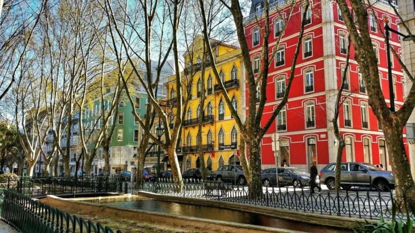 Lisbon Private City Tour with Local Guide  2 or 4 Hours - Authenticity and Traveler Insights