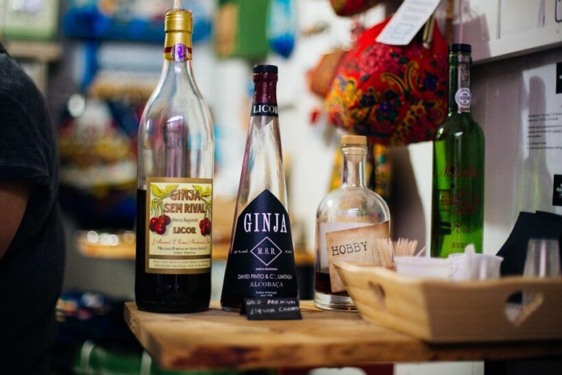 Lisbon: Private Evening Tour with Drinks & Bites in Alfama - Authentic Experiences and What Travelers Say