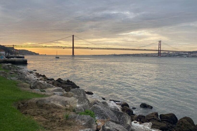Lisbon: Private Gastronomic Tour Duas Pontes - Key Points