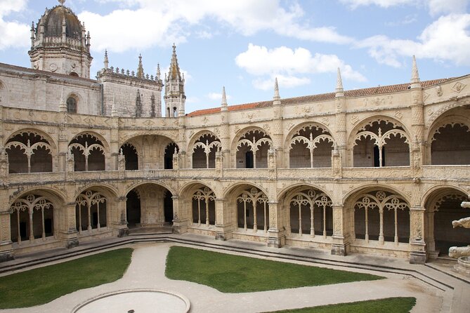 Lisbon Private ONE WAY transfer (IN or OUT) - Who Will Benefit Most from This Service?