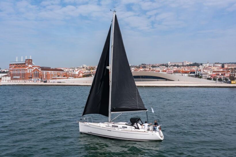 Lisbon: Private Sailboat Tour on the Tagus at Sunset - Key Points