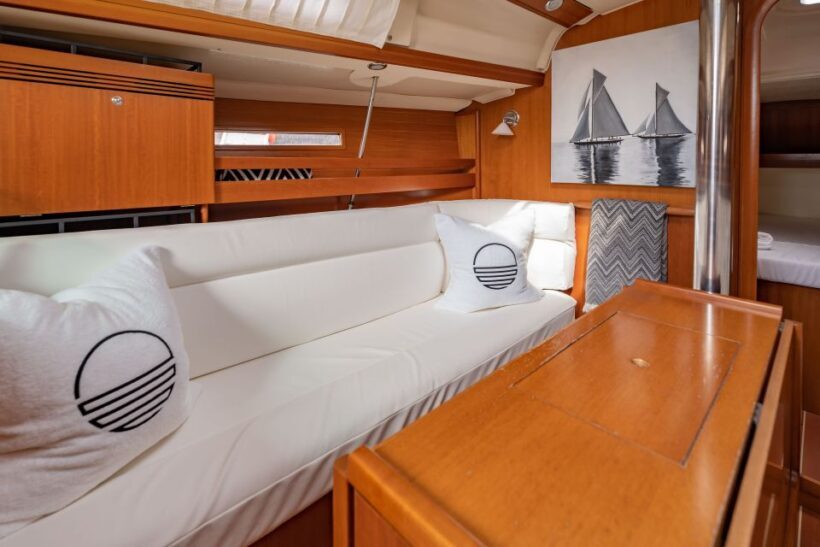Lisbon: Private Sailboat Tour on the Tagus at Sunset - Practical Tips for a Smooth Experience