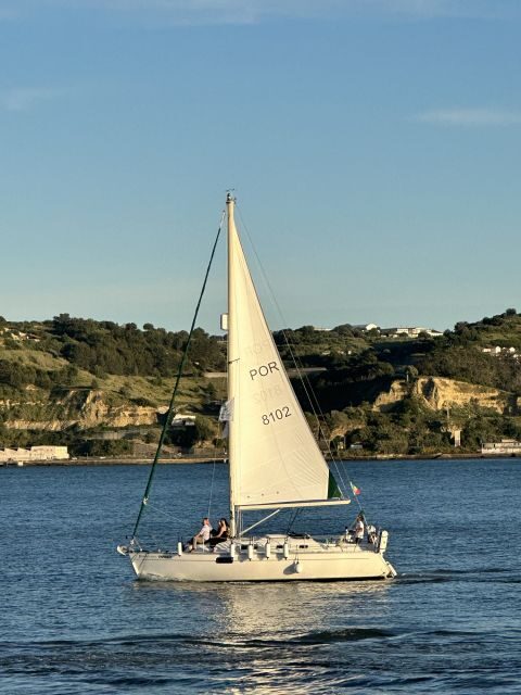 Lisbon: Private sailboat tours on Tagus River - Key Points
