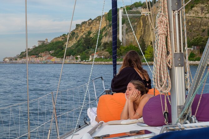 Lisbon: Private Sailing Tour Along the Tagus River - Unique Features of the Sailing Experience