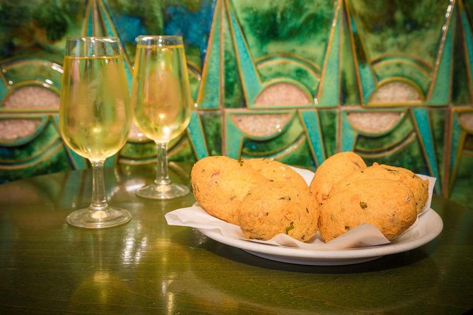 Lisbon Private Shore Excursion: City Tour by Minivan Including Food and Wine Tastings - Exploring Historic Lisbon Landmarks