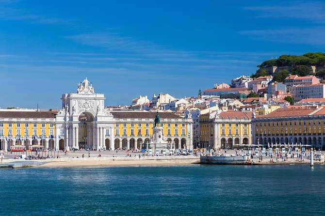 Lisbon Private Shore Excursion: City Tour by Minivan Including Food and Wine Tastings - Taking in the Graça Neighborhood