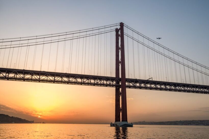Lisbon: Private Sunset Cruise on the Tagus River with Drink - Why Choose a Sunset Cruise in Lisbon?