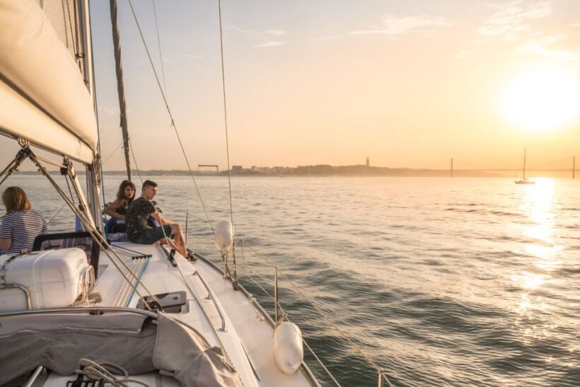 Lisbon: Private Sunset Cruise on the Tagus River with Drink - Itinerary Breakdown