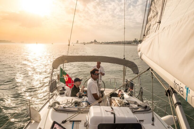 Lisbon: Private Sunset Cruise on the Tagus River with Drink - FAQ