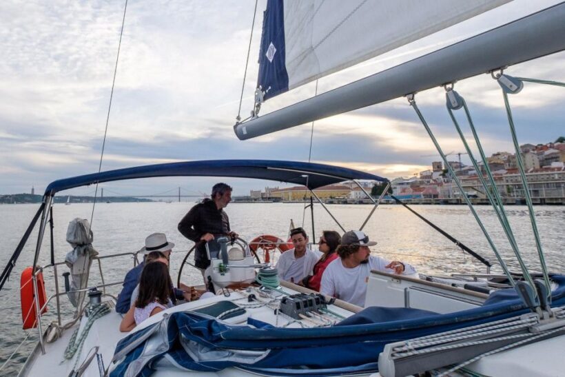 Lisbon: Private Sunset Sailing Tour with drinks - Practical Tips for Participants
