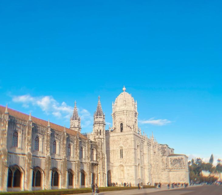 Lisbon : Private Tour with a Local Guide - Who Is This Tour Best For?