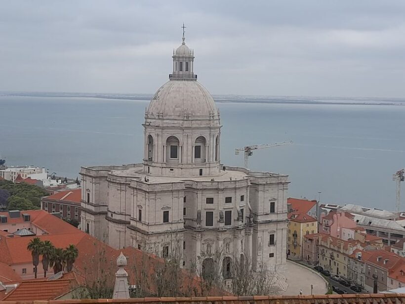 Lisbon: Private Tuk-Tuk Tour for 2 hours - Key Points