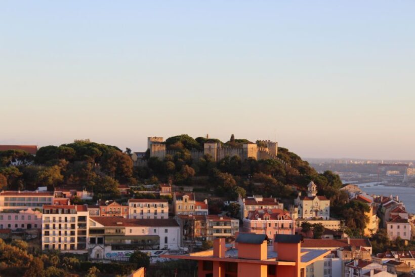 Lisbon: Private Tuk Tuk tour of the historic neighbourhoods - Key Points